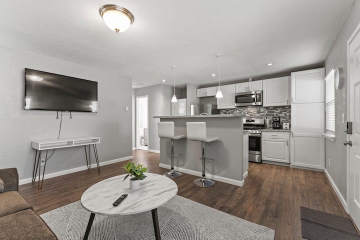 Peaceful & Central 1br Hideaway - Reno, NV