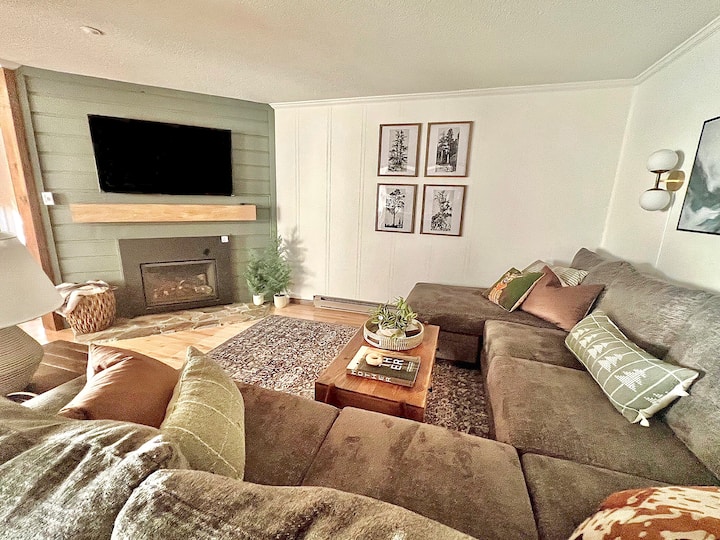 Charming 3 Br Summit Condo - Snowshoe, WV