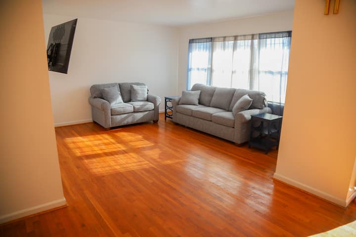 Cozy And Comfy Ranch Style Home. - Portsmouth, VA