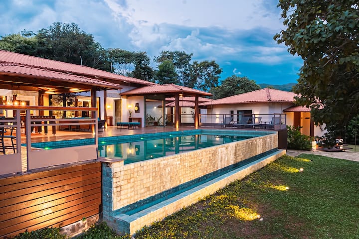 A Casa Da Gláucia - Brasil