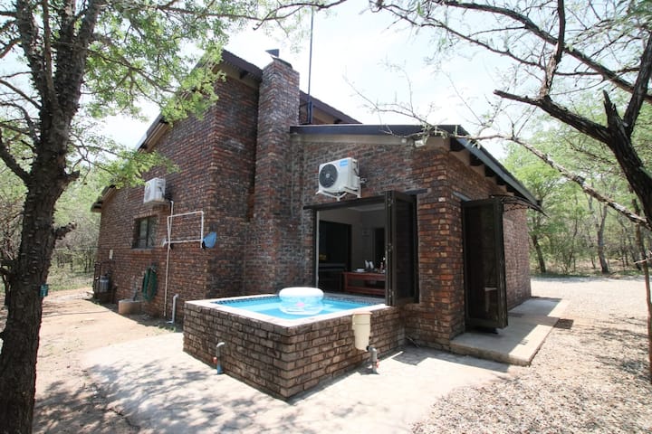 Marloth Park - Tora Rona Hornbill (6-10 Sleeper) - Marloth Park