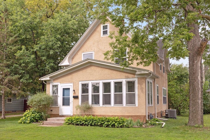 King Bed | 5 Min To Moa | 75 & 65 Hdtv I Ping Pong - Bloomington, MN