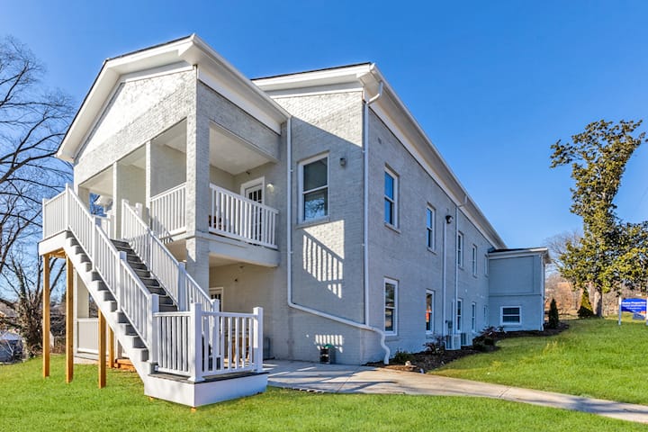 Studio 12 Spacious & Comfortable With A Bonus Room - Charlottesville