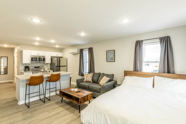 Studio 11 W/ Mountain Views Close To Uva Hospital - Charlottesville, VA