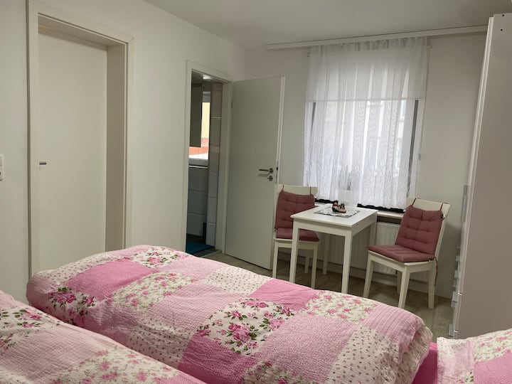 1br + Bath; Shared Kitchenette - Lübeck