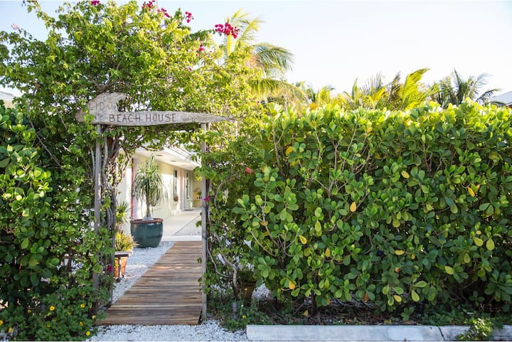 The Two Bedroom - Sarasota, FL