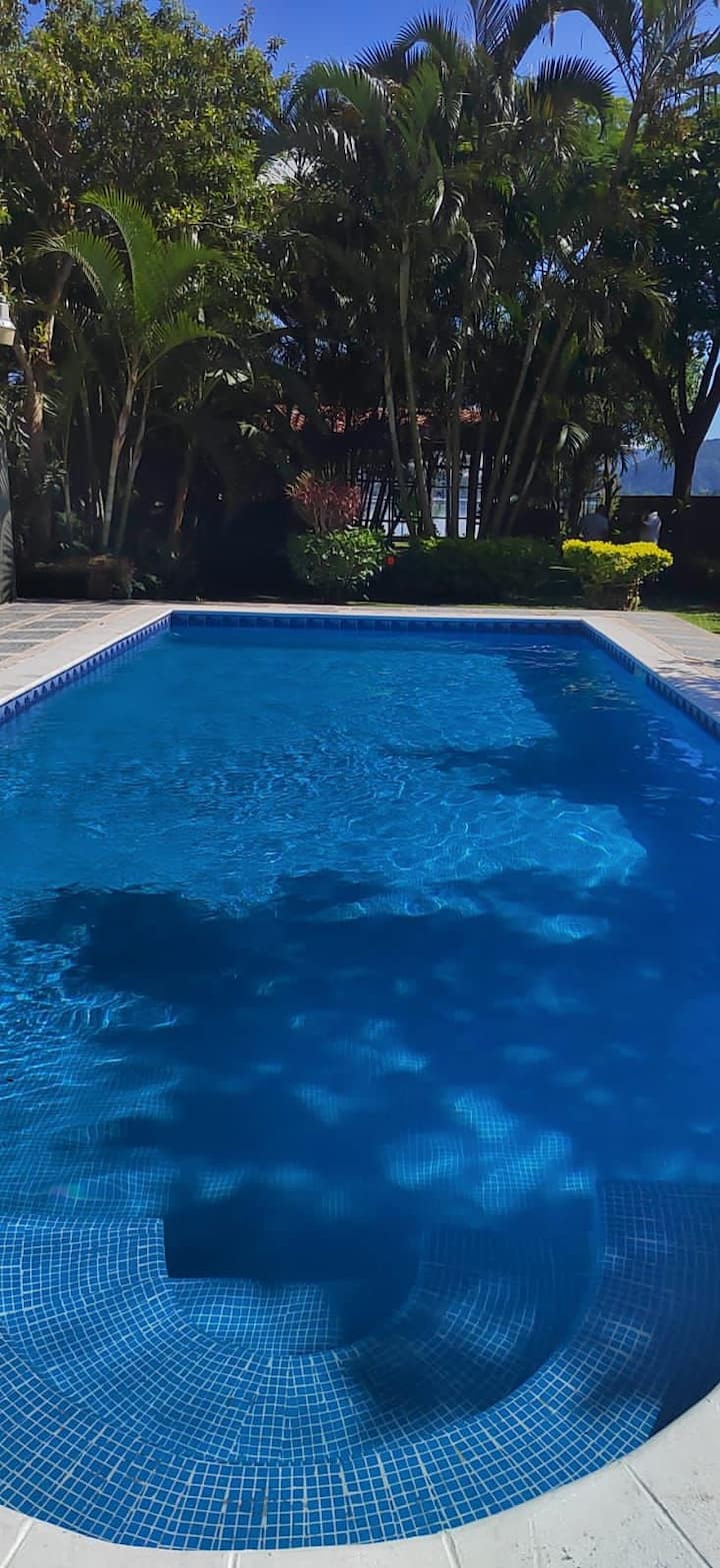 Bonita Casa A La Orilla Del Lago - Villa Canales