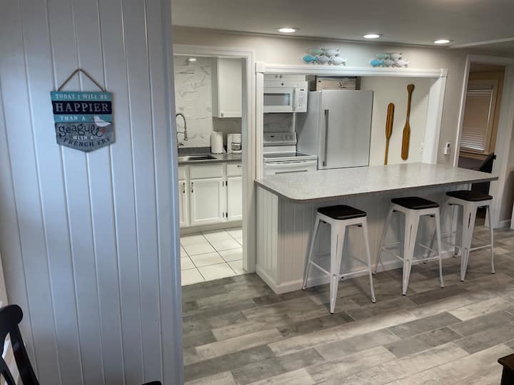 Westside Cottage Near Presque Isle @ Drydocks - Erie, PA