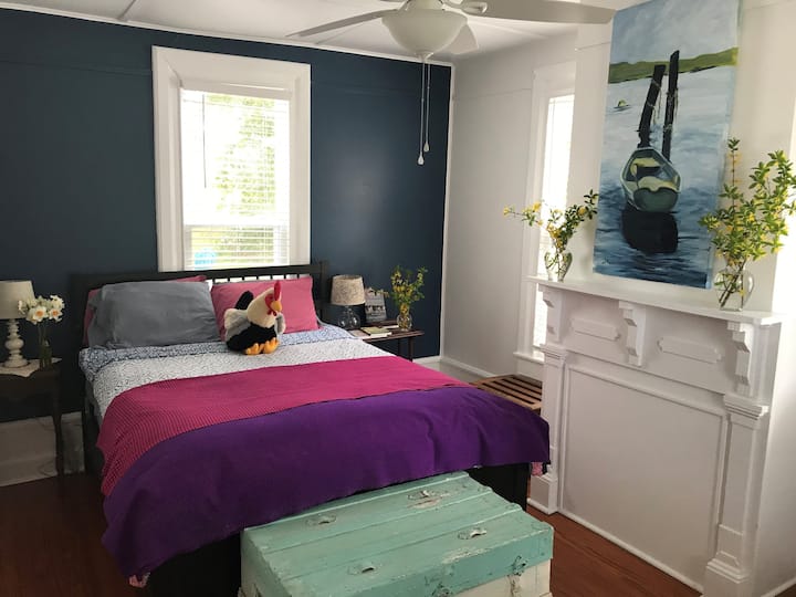 Private Room 1 Block From The Water! - Beaufort, NC