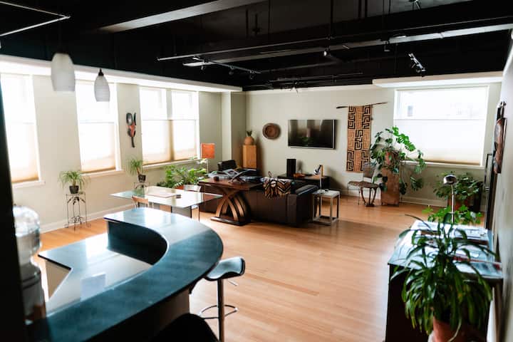 A Downtown Luxury Loft - Hot Springs, AR