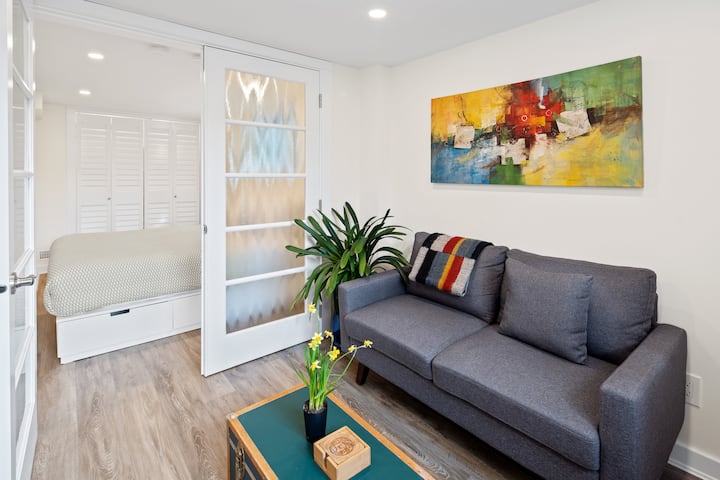 Garden City Suite: Perfect Location & Comfort - Victoria