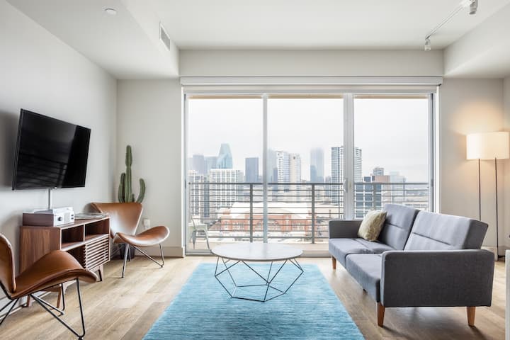 Locale Victory Park | Premium 2br Apt. City View - Dallas, TX