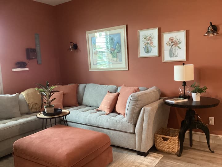 Private Suite In Sw Cape Home - Cape Coral, FL