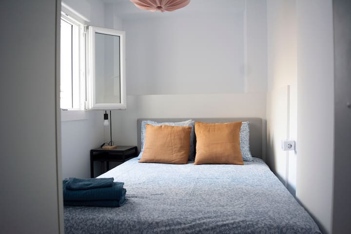 2-rooms/ Private Bathroom / Ac / 10 Min Centera - Valencia