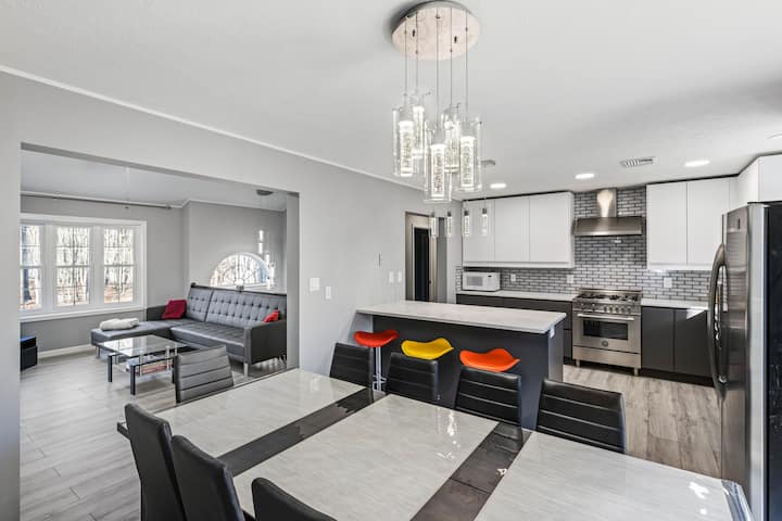 June Deal! Modern Getaway Home Hot Tub, Game Room - Mount Pocono, PA