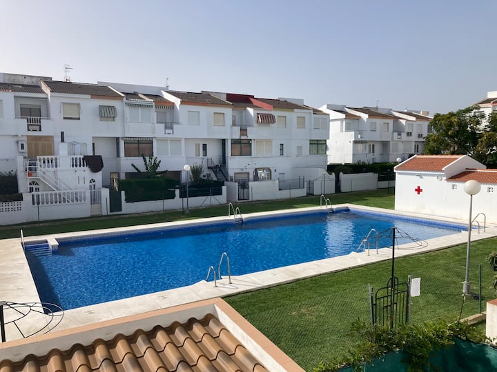 Chalet Adosado Con Piscina - Huelva