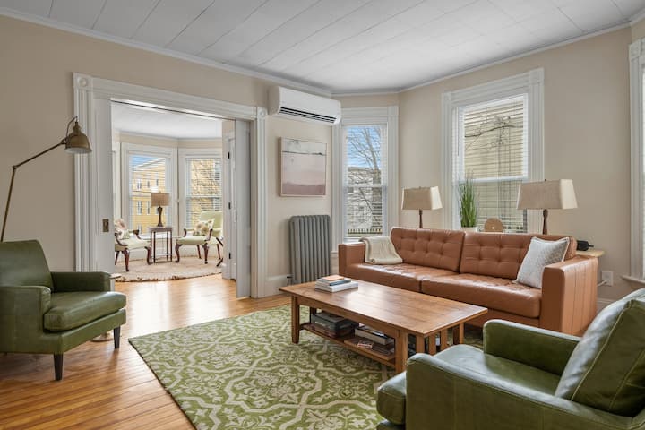 Quiet Downtown 2br Oasis - “The Nomad” - Portland, ME