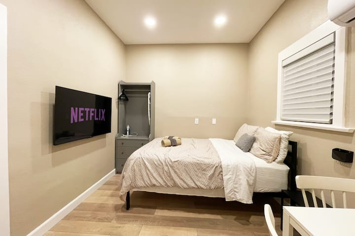 Comfy Queen Bed Studio-bus Metro - Pasadena, CA
