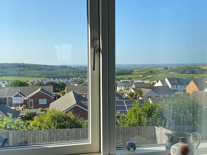 The Bumblebee Suite - Okehampton