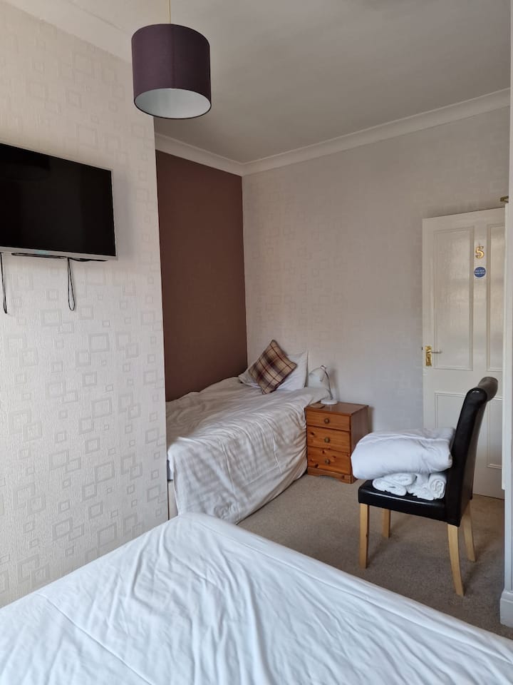 Central En-suite Double Or Twin Room #R05 - York