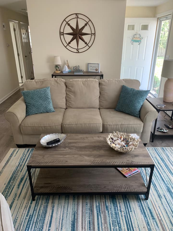 Cheerful Newly Renovated 3 Bedroom 2 Full Bath - デニス, MA