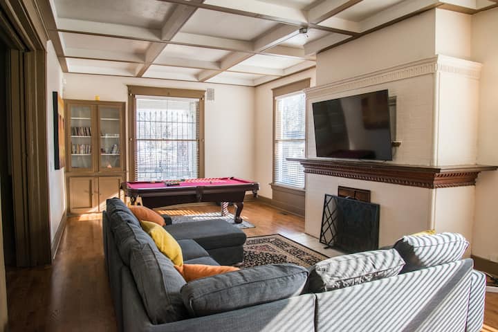 Spacious Charming Private Room 2 - Memphis, TN