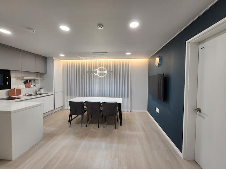 [New : 2room] The Room With Sea And Town Views - Jeju-si