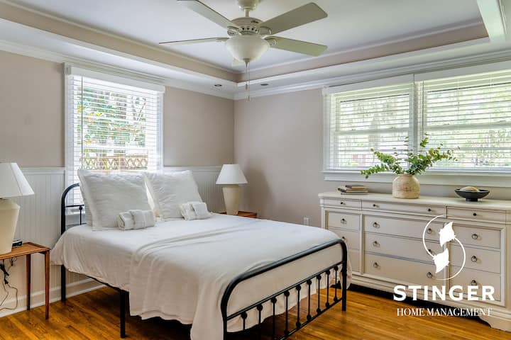 Parris Island 10 Min | Pet Friendly Home + Yard - Beaufort, SC