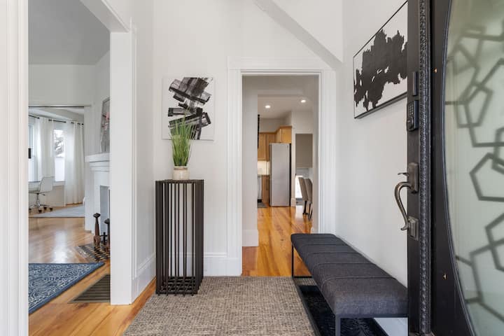 Sunny 1 Bedroom Apartment - Cambridge, MA