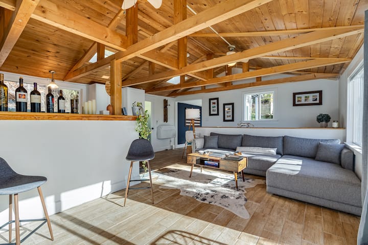 Escape The City In Wine Country. - Healdsburg, CA