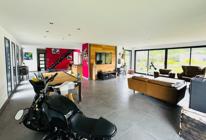 Villa Contemporaine Avec Piscine - Ranska