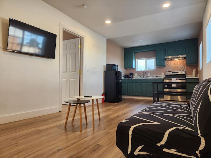 1mi Fremont Downtown Arts Dis. Laundry 2 Parking! - Las Vegas, NV