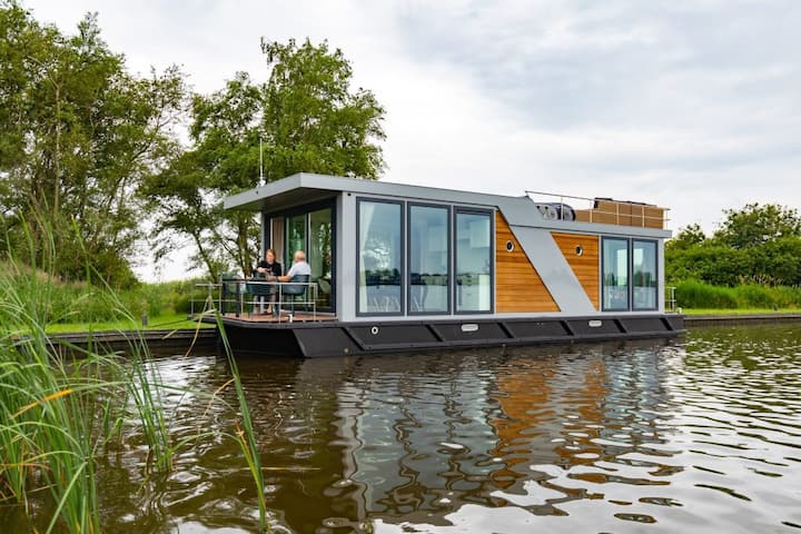 Houseboat Friesland ~ Sneek - Joure
