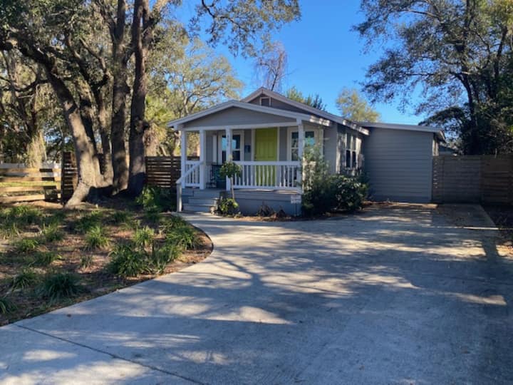 Cozy Southern Home - 30 Day Min Stay - Fernandina Beach, FL
