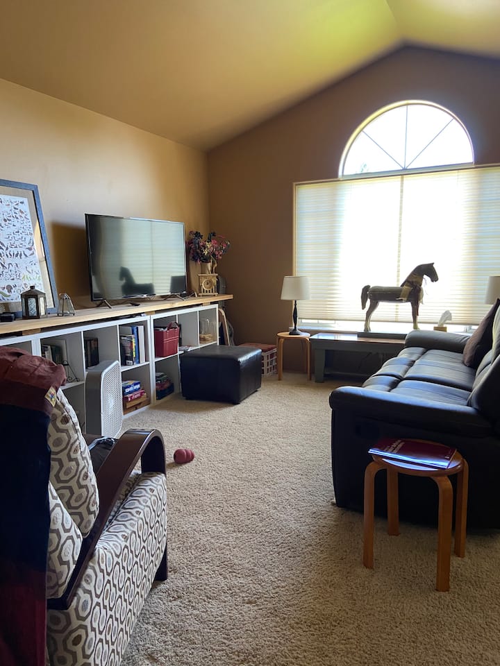 Eugene Room, Shared Living Space (2 Of 2) - Eugene, OR