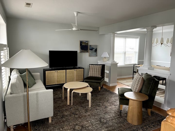 Downtown Cville Home | Walk To Uva - Charlottesville, VA