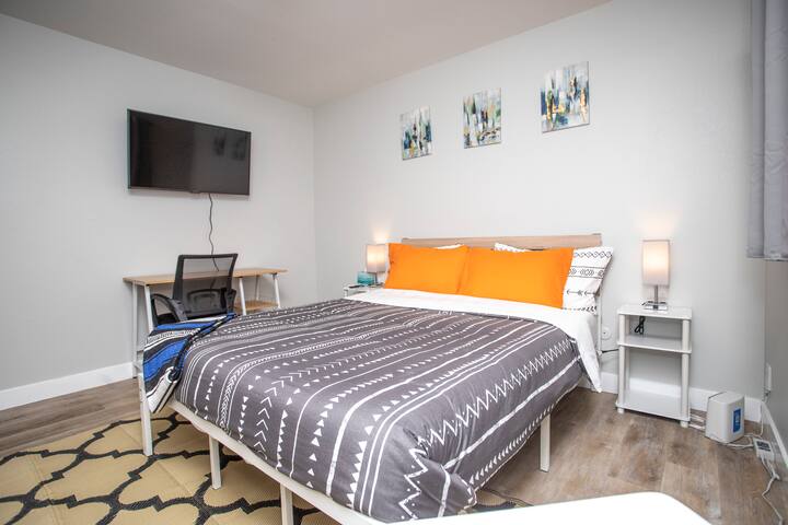 Stylish Comfortable Convenient - San Diego, CA