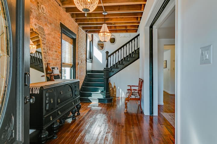 Stay At Our Firehouse In Downtown Clarksville! - Clarksville, TN