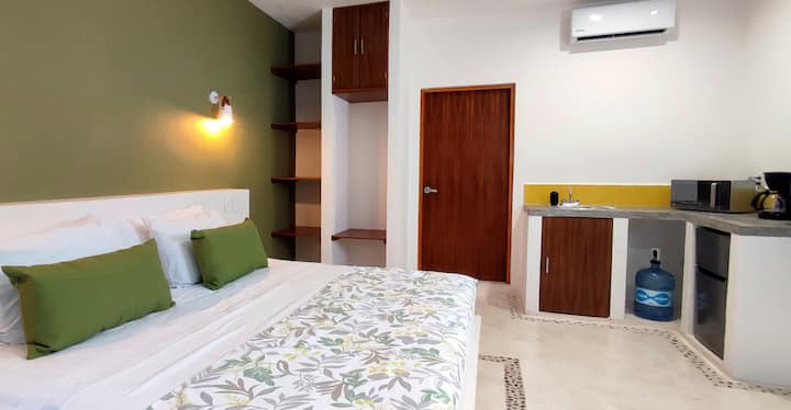 1 Block To Beach, Courtyard & Hammocks - Isla Holbox