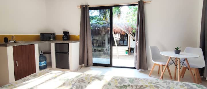 Beach 1 Block, Large Room, Starlink Wi-fi, C4 - Isla Holbox