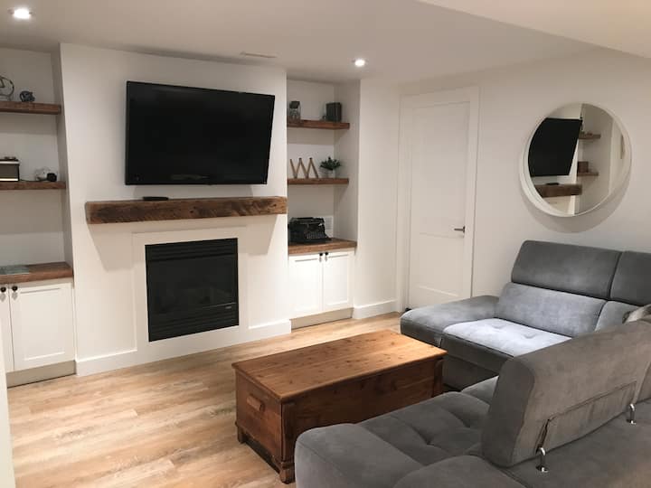 Chic And Modern - Stunning Space - Orangeville