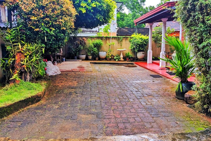 Hikkaduwa Beach Villa | 3br Garden Home Near Ocean - Hikkaduwa