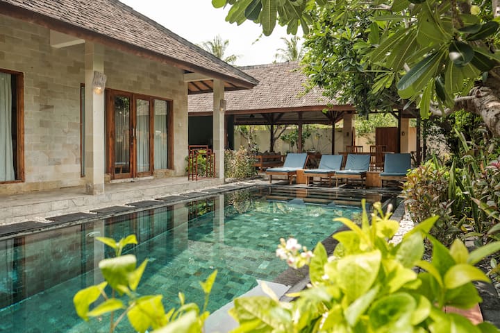 Relaxed And Spacious 445m² Private 2br Pool Villa - Gili Islands