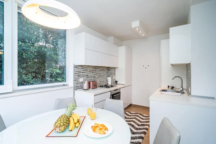 Spacious Two Bedroom Apartment - Dubrovnik