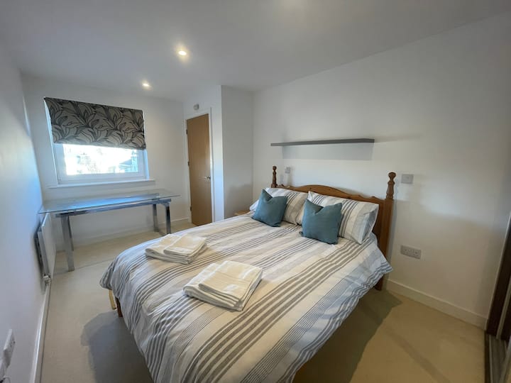 1 Bedroom Town Centre Flat In Cheltenham - Cheltenham