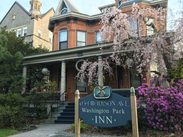 Mads Mansion -Victorian Mansion On Washington Park - Albany, NY