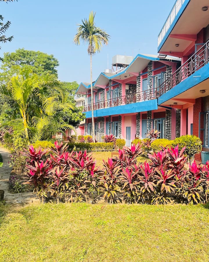 Deluxe Room For 2 With Attached Bath And Wifi - Pokhara