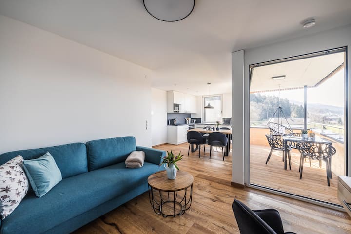Ferienwohnung Mit Balkon - Hörbranz