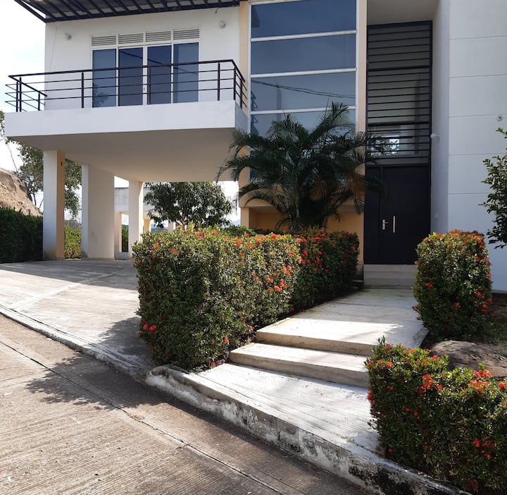 Hermosa Casa En Melgar(precio Por Persona $70.000) - Melgar
