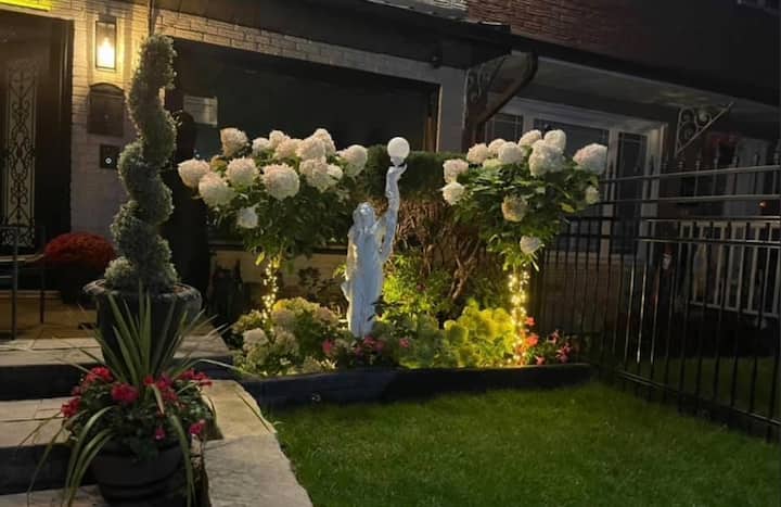 Fully Renovated Main Floor 2 Story House - Vaughan